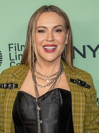 3,646 Photos of Alyssa Milano | net.photos